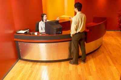 Cómo Establecer Metas Como Recepcionista