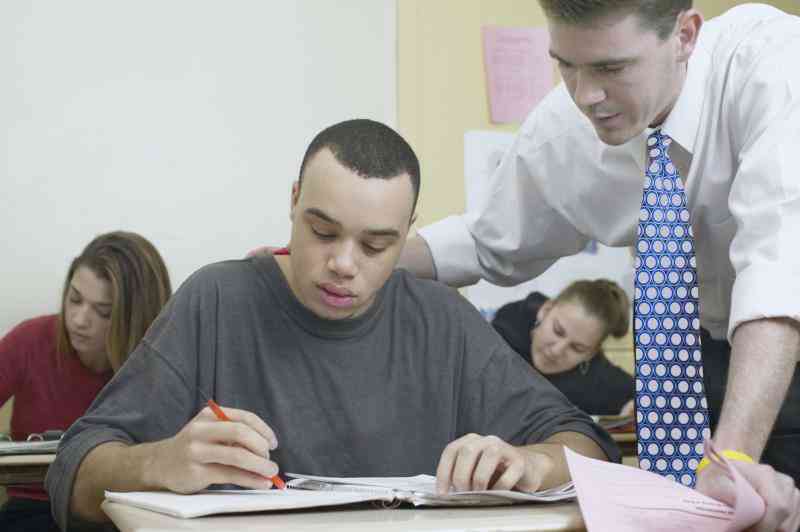 Cómo Escribir una Comparación o un Párrafo de Contraste