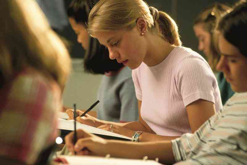 ¿Qué Es un Tema Explícito Frase?