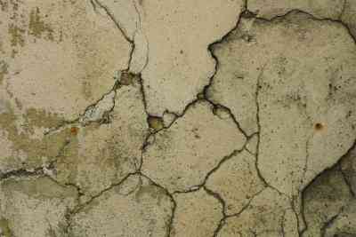 Cómo Utilizar los Pedazos Rotos de Hormigón para un Patio