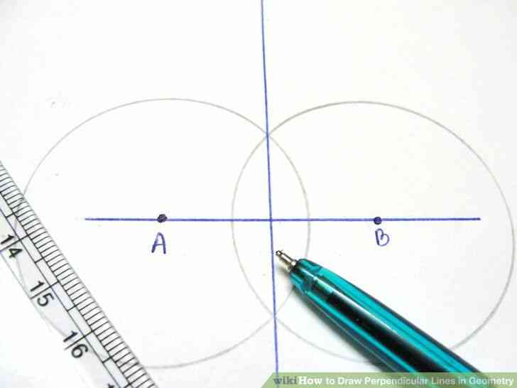 Cómo Dibujar Líneas Perpendiculares en la Geometría
