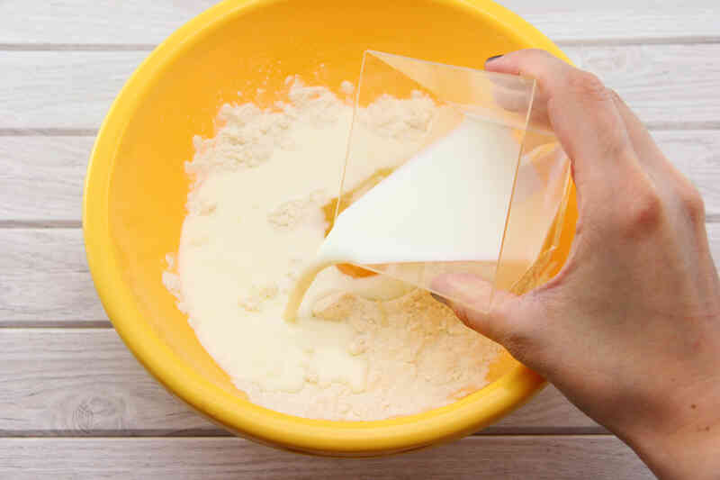 Cómo Hacer Reducido en Calorías, la Leche Condensada Azucarada