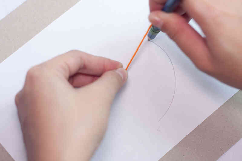Cómo Dibujar un Círculo Perfecto Uso de un Pin