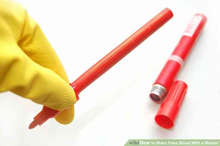 Cómo Hacer que la Sangre Falsa Con un Marcador