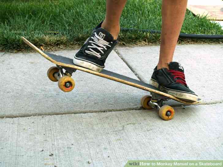 Cómo Mono Manual en un Monopatín